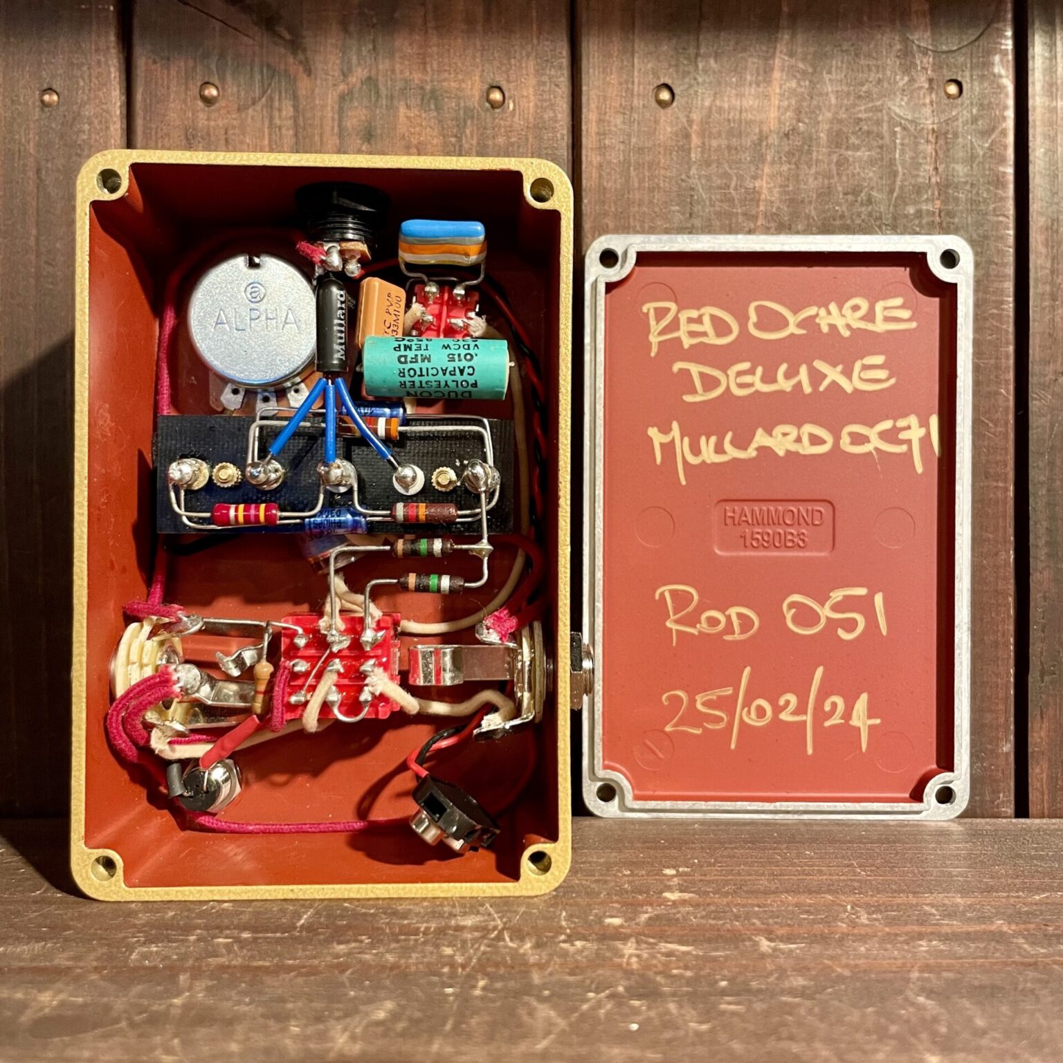 Van Diemens AAD Red Ochre Deluxe “Mullard OC71” | TONE BLUE